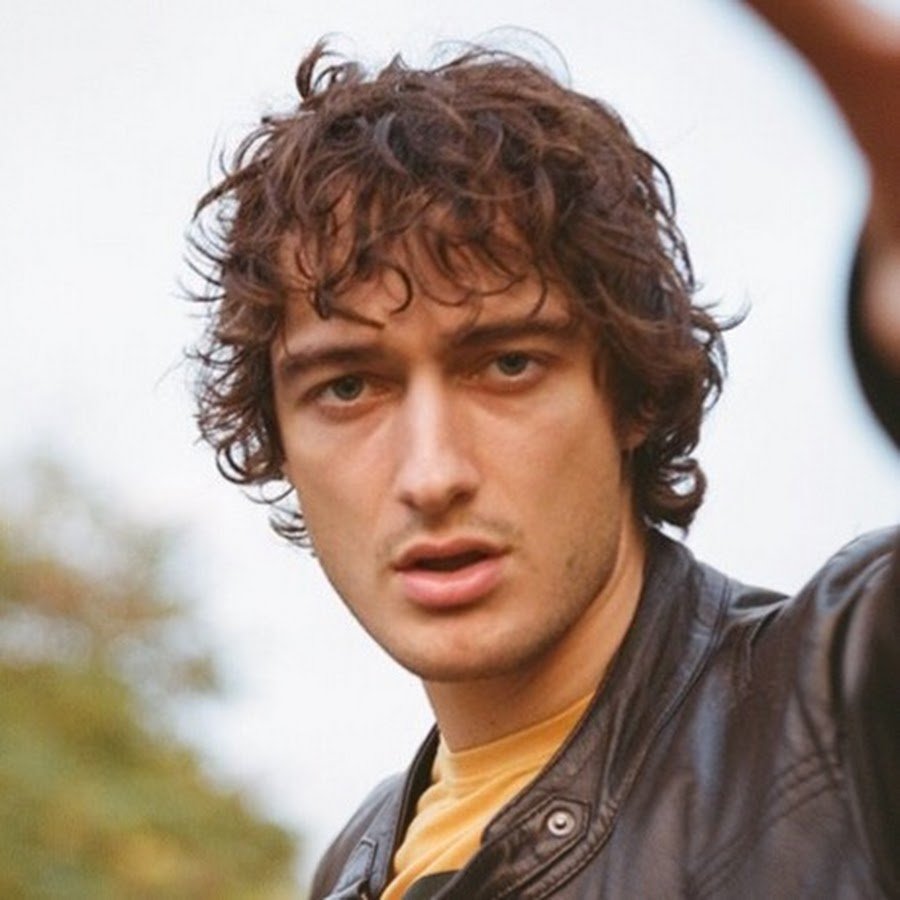 Descobertas Groover - George Barnett lança ''STATUES (v2)''Descobertas ...