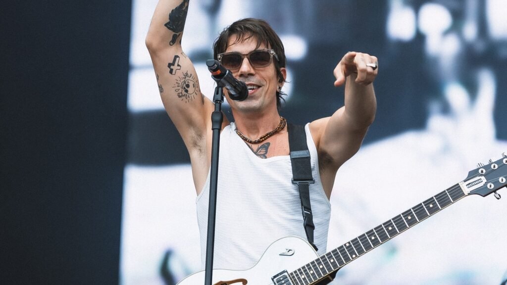Di Ferrero mistura emo, pop e pagode em show no The Town e marca nova ...