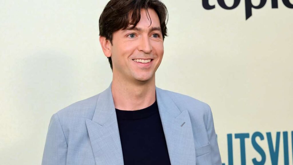 Nicholas Braun é proibido de consumir álcool e drogas após prisão por ...